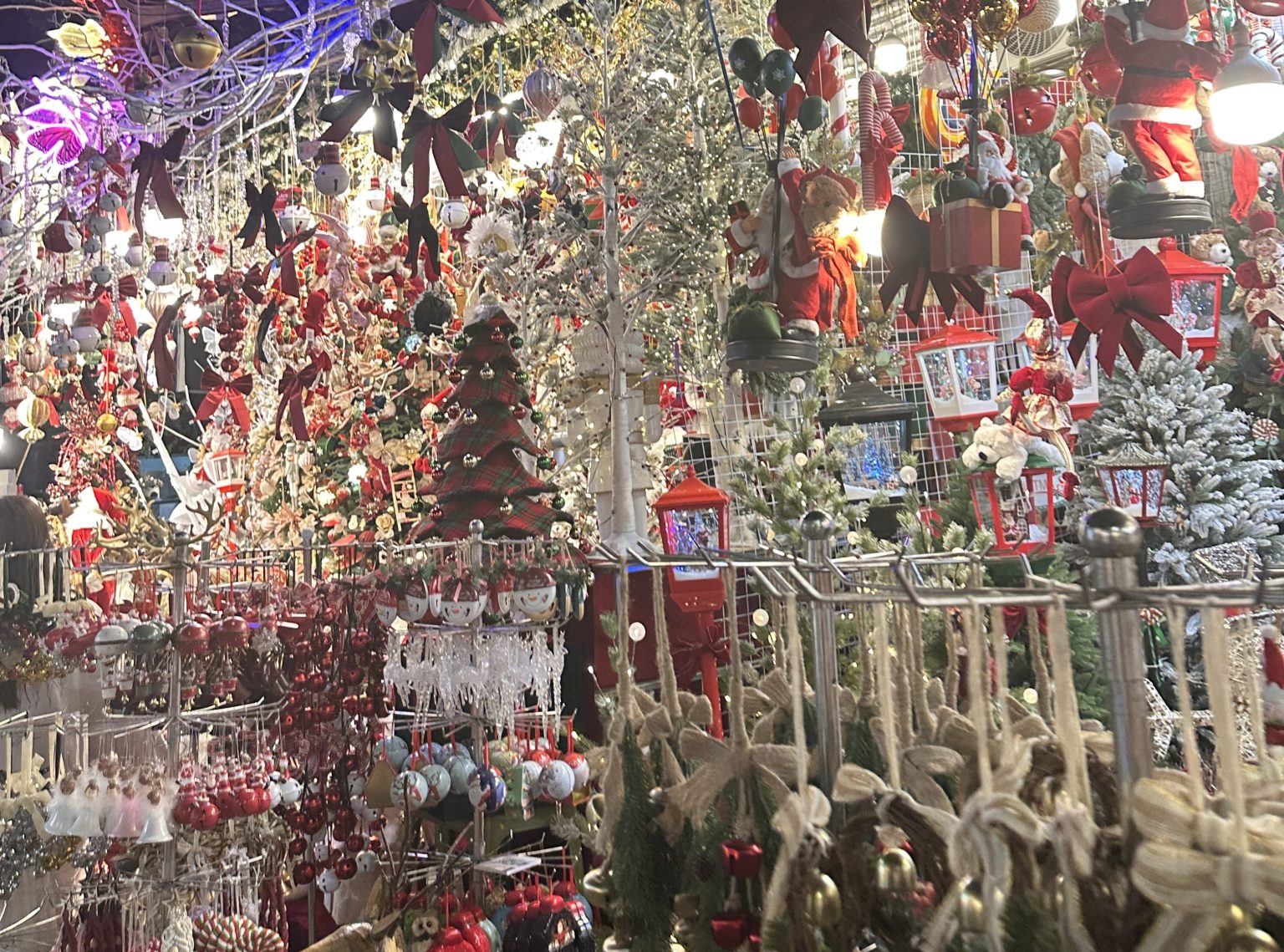 Hàng Mã – nơi người Hà Nội mua niềm vui cho mùa lễ - unsealed:haNOI